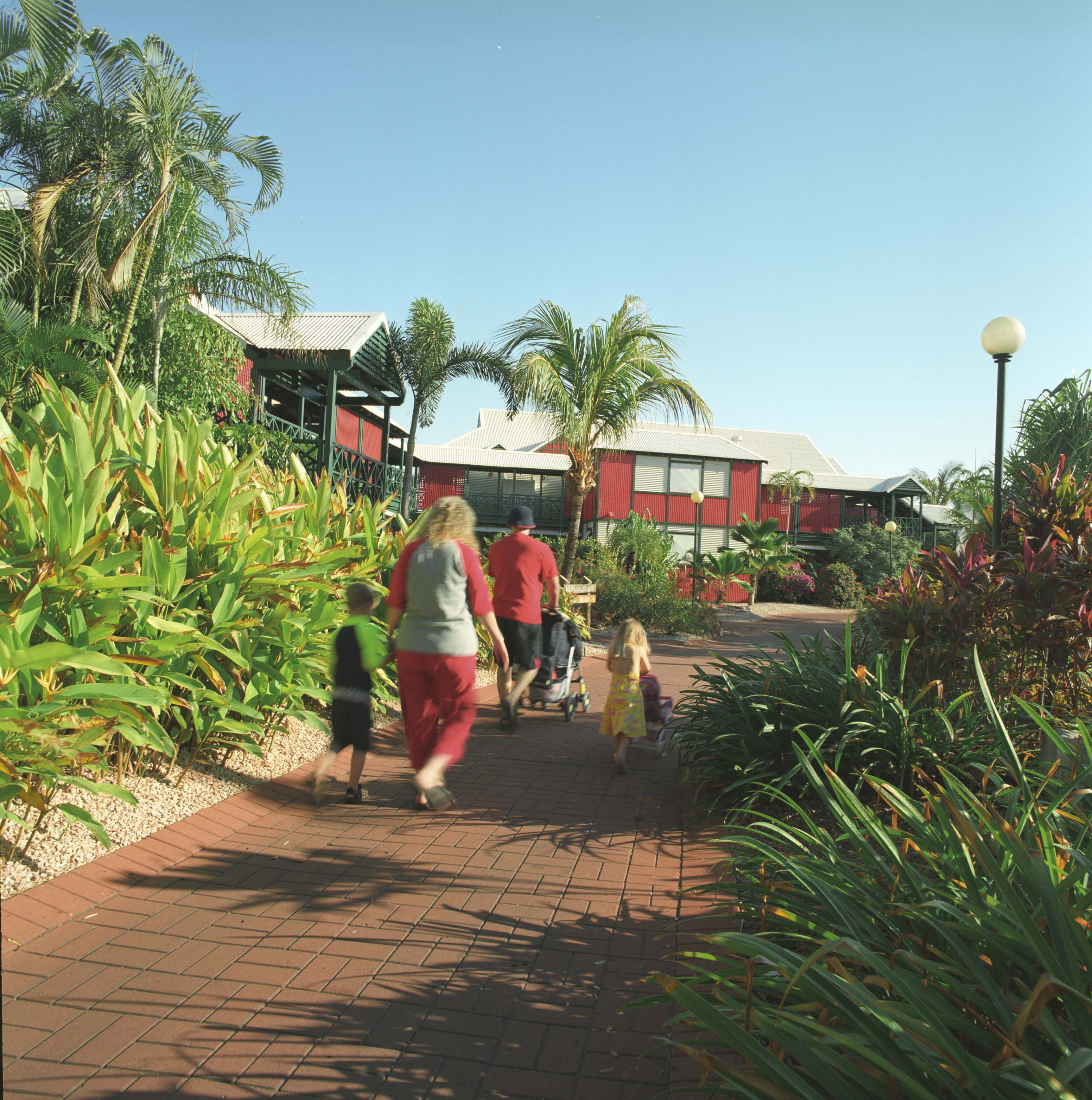 Cable beach Walking on Path – Earthcare Landscapes